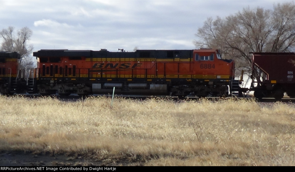 BNSF 6884